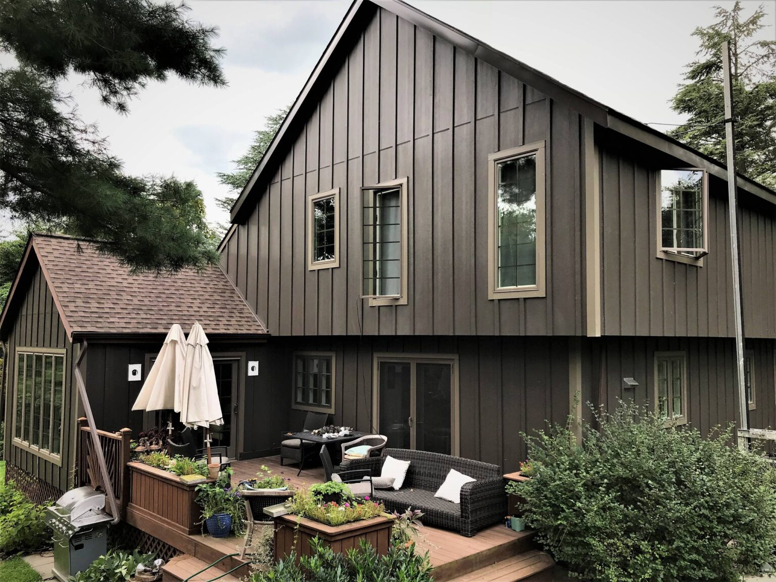 Best Vertical Siding Styles to Enhance Home's Exterior (Top 6 Options) - Rescue My Roof
